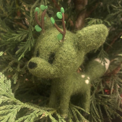 Custom: Felted Deerfox Inspired by Hilda's Twig Order Your Own - Etsy