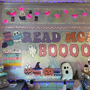 Groovy Ghost Halloween Retro Bulletin Board Kit, Fall Hallway Decor ...