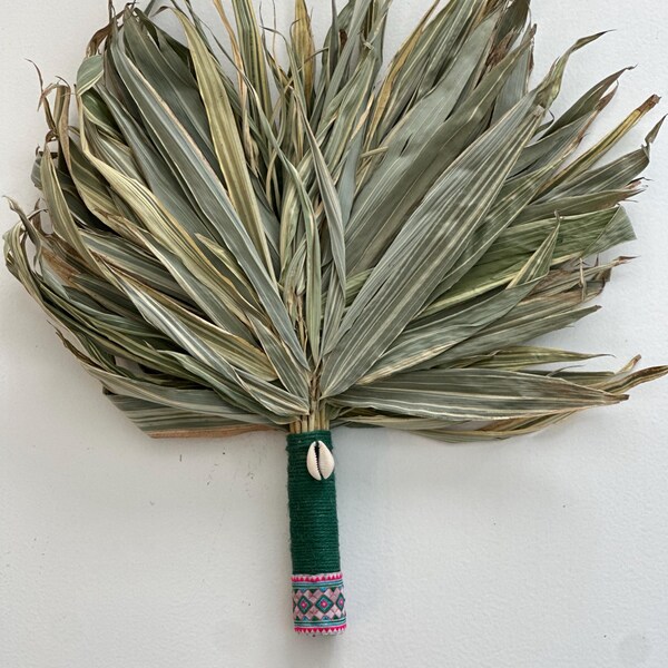 Handmade Chakapa Leaf Shamanic Rattle Whit Malachite, Italian Healing ...