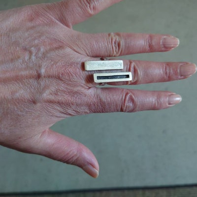 Silver Two Vertical PARALLEL LINES Ring, Unique Hammered Abstract Ring ...