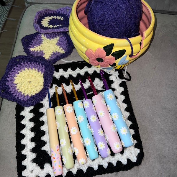 Pastel Daisy Polymer Clay Crochet Hook Set of 6 | Made to Order Custom ...