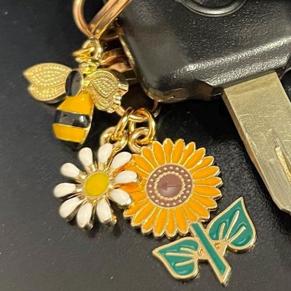 Sunflower Bee Keychain | Bag Charm | Sunflower Nature Gift | Custom ...