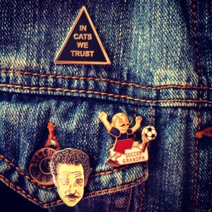 CAT PIN Enamel Lapel Pin in Cats We Trust, Fun Childless Cat Lady Gift ...