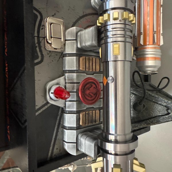 Kyber Crystal & Lightsaber Shelf Display Stand - Choose Your Design - Etsy