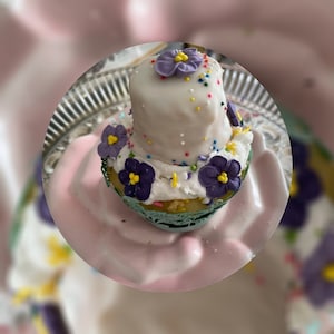 Edible Violets- Made From Royal Icing in 3 Shades of Violet (24 or 48 ...