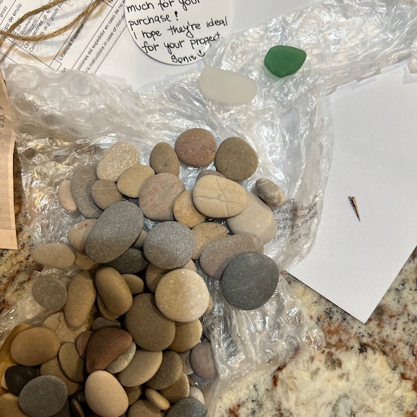 Bulk of 200/300 Tiny Pebbles, Flat & Colorful Genuine Beach Stones ...