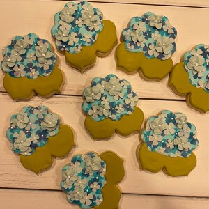 Hydrangea Cookie Cutter & Fondant Cutter by the Cookie Artisan tutorial ...