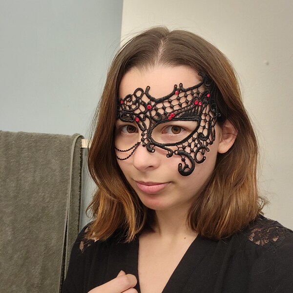 Masquerade Mask With Chains, Half Face Masquerade Mask, Mardi Gras ...