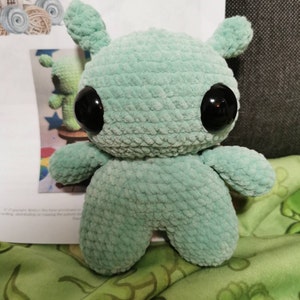 Space Alien Crochet Pattern, Crochet Alien Pattern, Amigurumi Alien ...