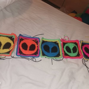 Alien Head Granny Square - Etsy