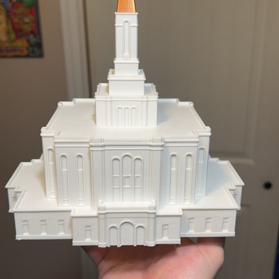 The Christus Statue Minimalistic 3D Printed Low Poly Modern Christian ...