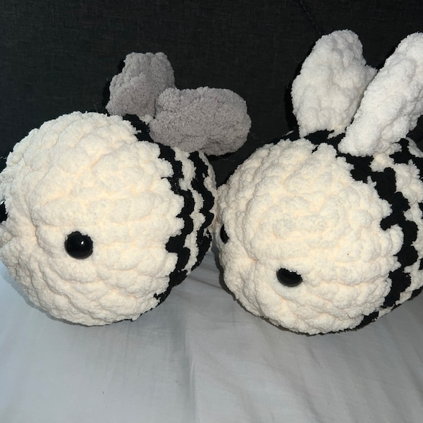 Hand Knit Bee Video Tutorial (LARGE), BEGINNER, Learn How to Finger ...