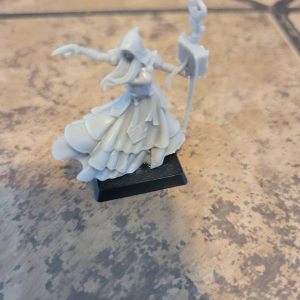 Female Elf Wizard Kythaela | the Beholder Miniatures | RPG Boardgames ...