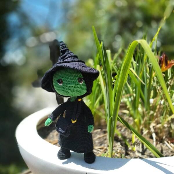 Elphaba Doll Amigurumi Crochet Pattern: Green Girl Fairy Tale Character ...