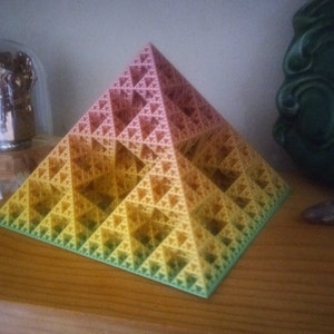 3D Printed Sierpinski Fractal Pyramid - Etsy Canada