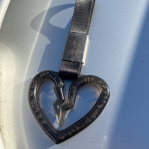 Broken Heart Tsurikawa | JDM Pull Handle Tow Hook Decoration for Drift ...