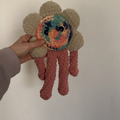 The ORIGINAL Groovy Flower Crochet Pattern / Low Sew Crochet Pattern ...