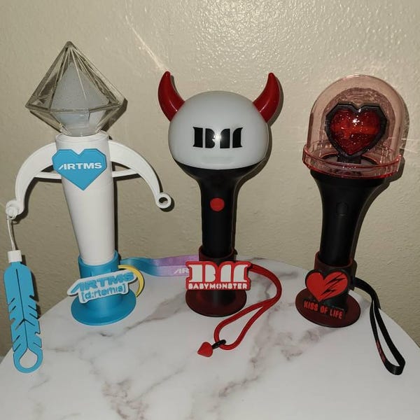KPOP Lightstick Stand for KIOF Kiss of Life Lightstick - Etsy