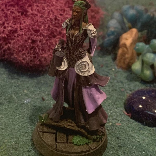 The Baroness | Young Female Elf Noble Mini | 32mm & 74mm Model ...