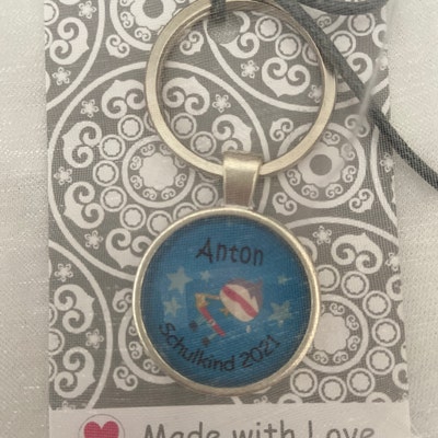 Personalisierter Button Schulkind mit Name und Superheldin für Mädchen als Geschenk zur ...