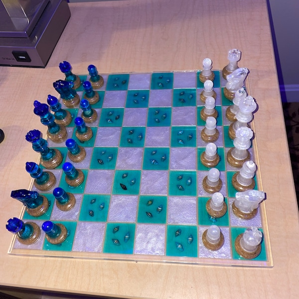 Beach Chess Set With Natural Wooden Storage, Ocean Beach Themed Resin ...