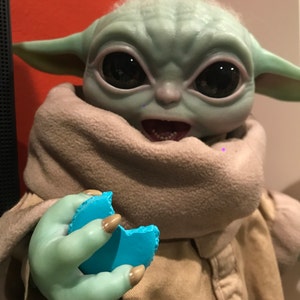 Grogu baby Yoda Space Macarons With Cookie Sleeve Magnetic Resin Cast ...
