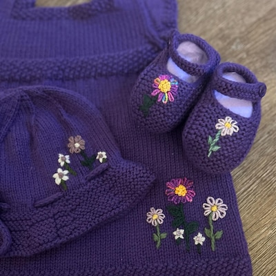 Feminine Dragonfly Embroidery Pattern Download, Insect Embroidery ...