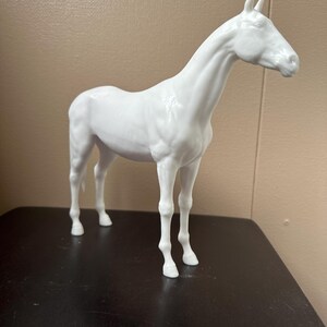 Stablemate Scale Walking Stallion Resin Model Horse LTD Edition Artist ...