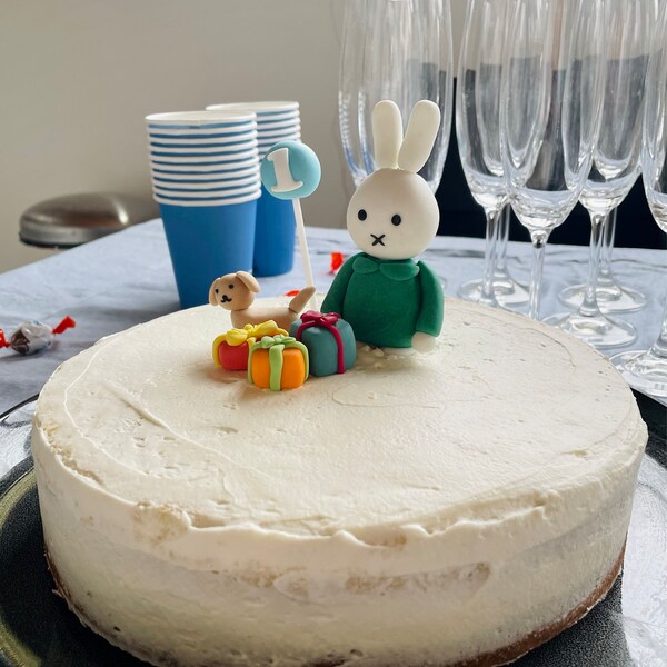 Miffy Cake Topper Fondant mit Luftballon und Geschenken Bundle, süße ...
