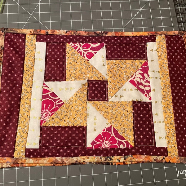 Random Windows Quilted Table Runner Pattern Tulip Square Pattern 545 ...