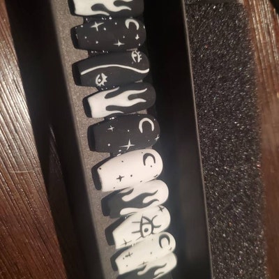 Black and White Third Eye Press on Nails - Etsy