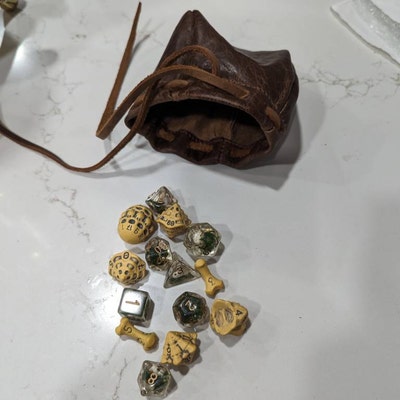 DND Decor 7 Piece Wooden Dice Outline Wall Decoration Dungeons and ...