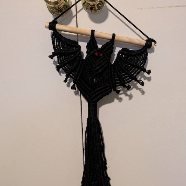 Bat Plant Holder, Bat Macrame, Goth Home Decor, Living Room Wall Art ...