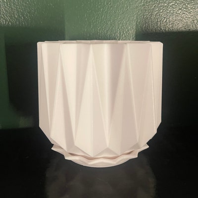 The Estrella Planter in Dark Green Drainage Hole and Tray Modern Indoor ...
