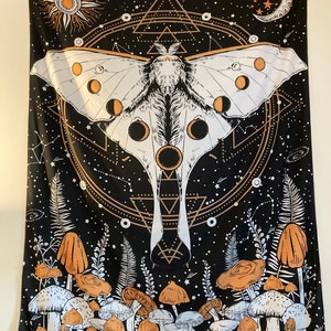 Moth Tapestry, Trippy Wall Hanging, Mushroom Tapestries ,moon Phase ...