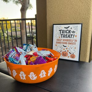 Cute Happy Halloween Sign: Trick or Treat Help Yourself to Something ...