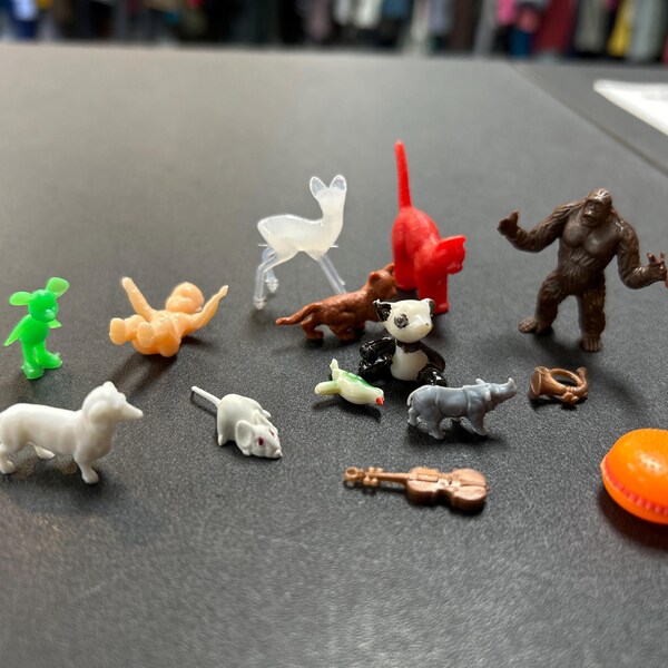 12pcs VINTAGE PLASTIC MINIATURES Mystery Mix Tiny Toys Lucky Dip Old ...