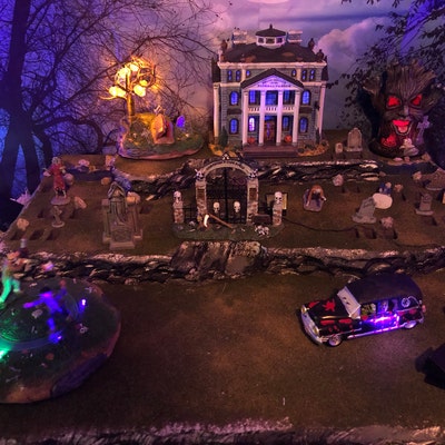 Halloween Village Display Platform Large Cemetery/ Graveyard Great for ...