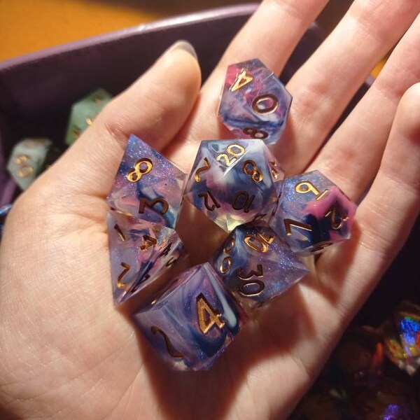 Colorful Magic Crystal DND Dice Set Gift Sharp Edge D&D Dice Chameleon ...