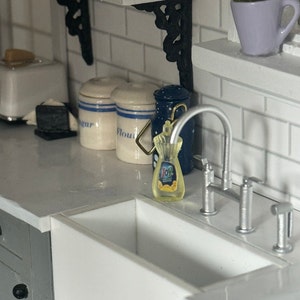 Step by Step Dolls House Furniture Projects in 1/12th Scale by Julie ...