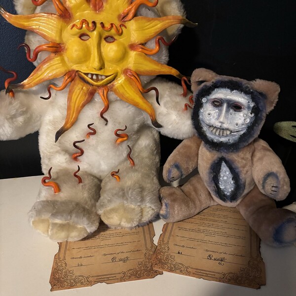 Scary Creepy Vinyl Sticker , Horror Disturbing Label, Dark Mysterious ...