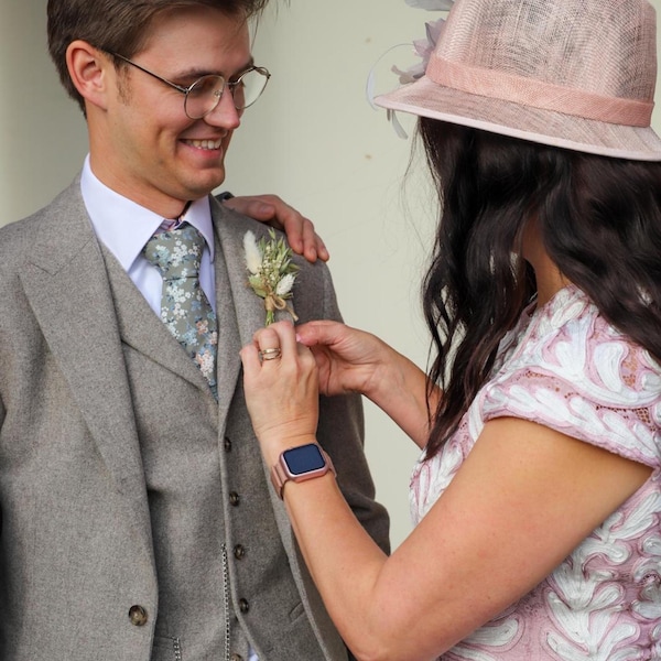 Dried Flower Gypsophila Buttonhole Set | Boutonnière. | Natural Wedding Flowers. | Grooms ...