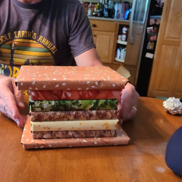 Cheeseburger Wrapping Paper Set | Funny Christmas / Birthday Gift Wrap ...
