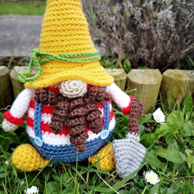 Crochet Patterns GARDENER Gnome, Summer Gnome, Flower Gnome, Crochet ...