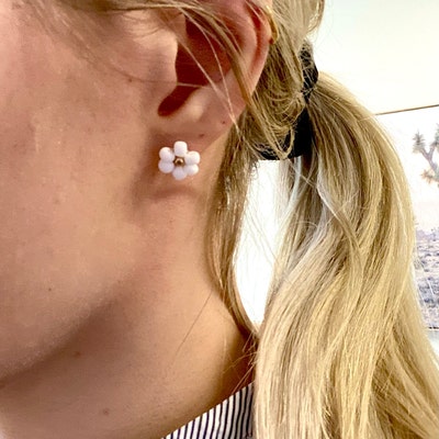 Flower Bead Necklace, Lavender Daisy Bead Necklace, Daisy Seed Bead ...