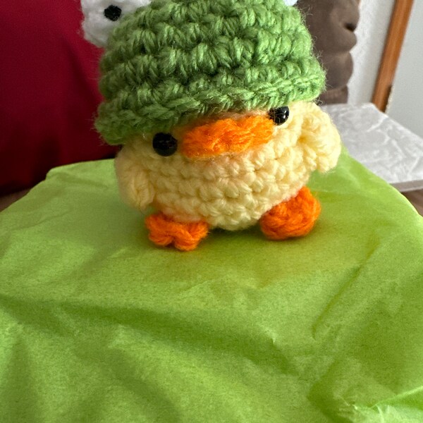 DIGITAL PATTERN of Amigurumi Duck With a Frog Hat - Small Plush Duck Frog Keychain Pattern Pdf ...