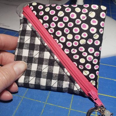 Half Square Triangle Pouch Downloadable PDF Pattern - Etsy Australia