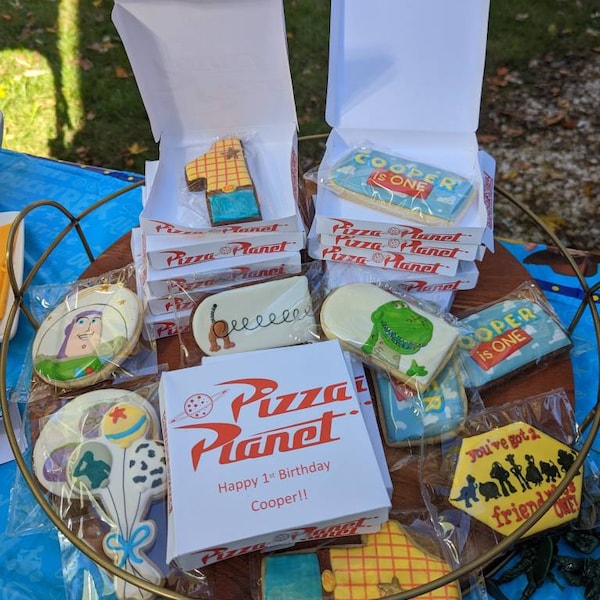 Toy Story Pizza Box Template, Pizza Planet Cookie Favor Box ...
