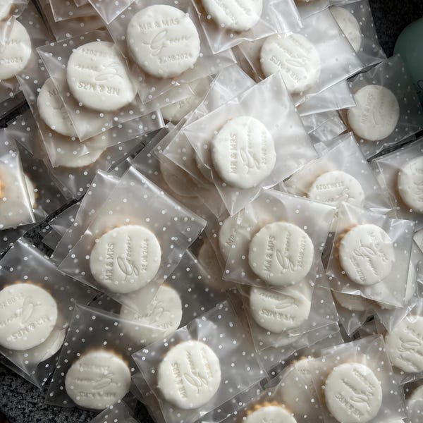 CUSTOM Names Mr and Mrs With Date Cookie Biscuit Stamp Fondant Cake ...