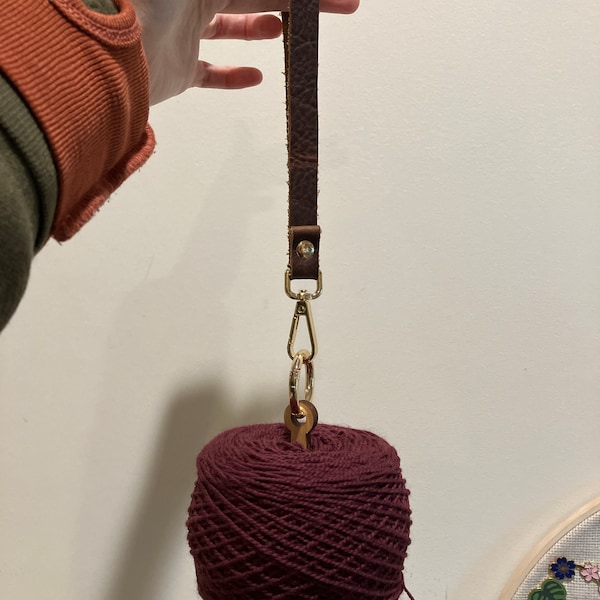 Honeybee Lemonwood Mini-minder (pat. Pend.): Portable Wrist Yarn Holder - Etsy